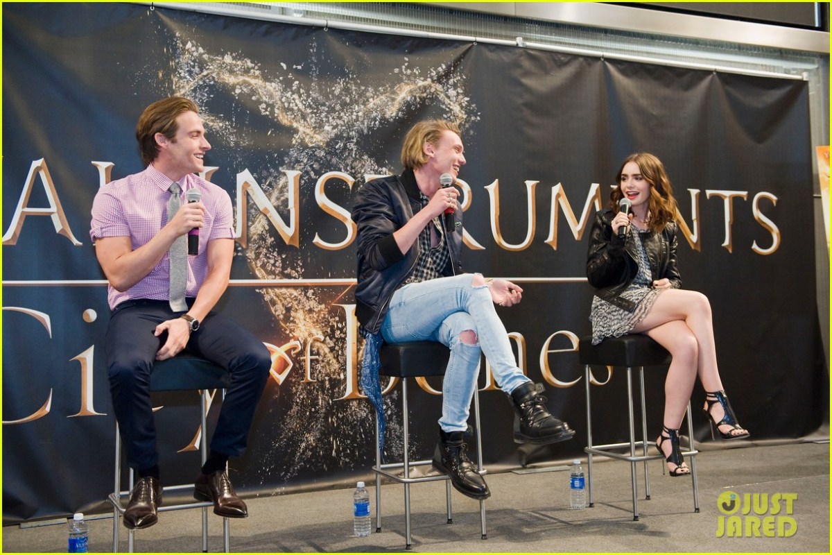 Photos: ‘The Mortal Instruments’ cast at Mall of America – TMI Source
