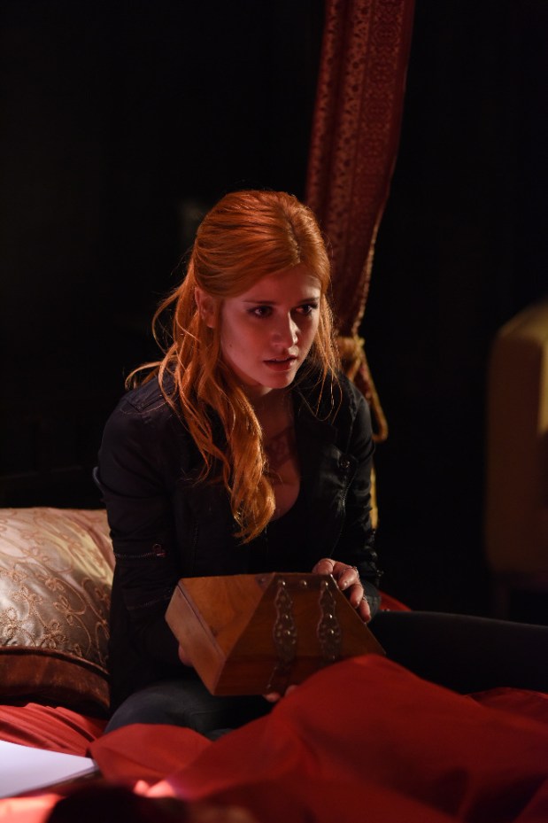 ‘Shadowhunters’ 1×06 Promotional Photos and Synopsis: ‘Of Men and ...