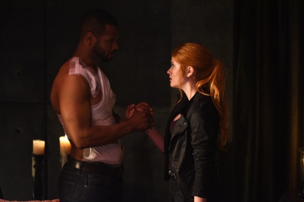 ‘Shadowhunters’ 1×06 Promotional Photos and Synopsis: ‘Of Men and ...
